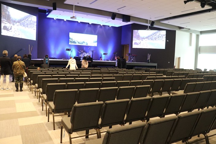 Auditorium – Heartland A, Church Connected